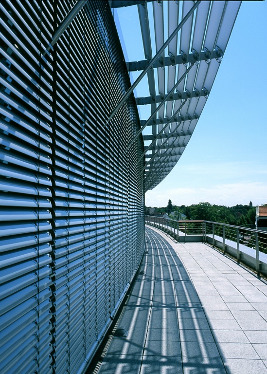 Solar C brise soleil - Colt International LLC